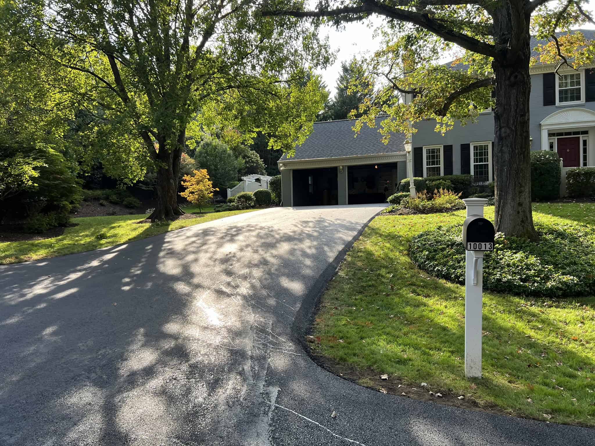6 Types of Driveways: Pros and Cons | H&H Paving Asphalt Specialist, Inc.